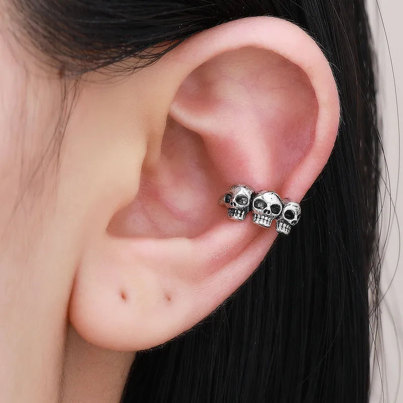 Skull Ear Cuff – Dionysias